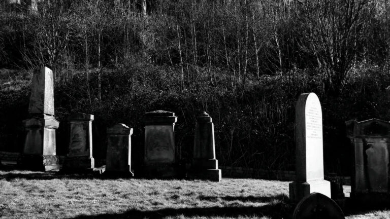 10 Symbols Of Death And Their Meaning - The Dance of Shadows ...